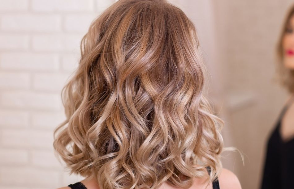Curly Hair vs Wavy Hair: 8 Important Facts You Should Know