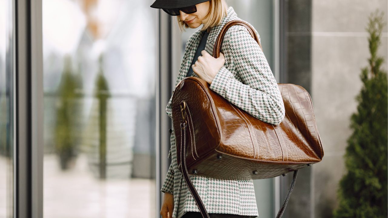 8 Old Money Colors for That Expensive Fall & Winter Look